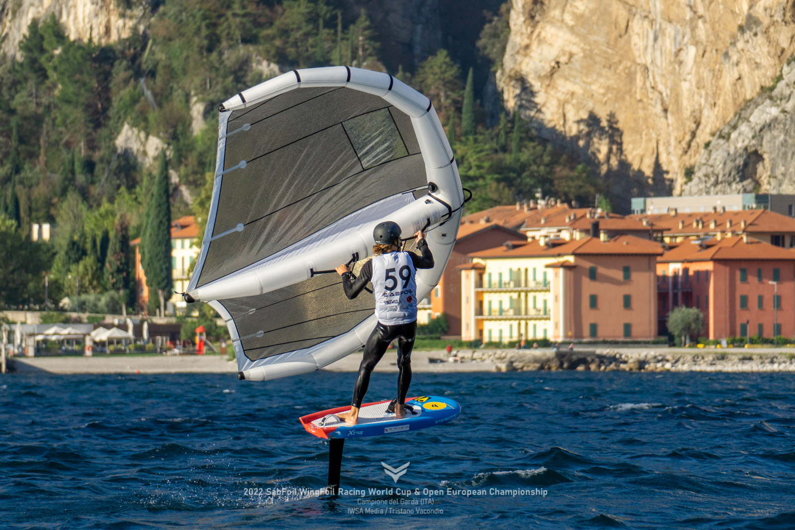 WINGFOIL RACING PIONEERS READY TO COMPETE ON LAKE GARDA - Campione Univela