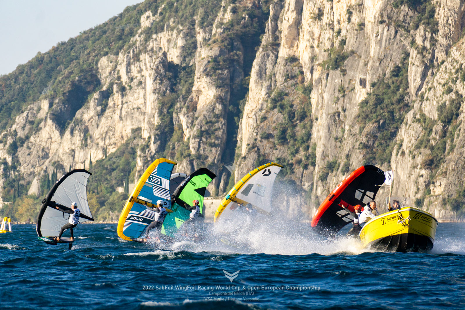WINGFOIL RACING PIONEERS READY TO COMPETE ON LAKE GARDA - Campione Univela